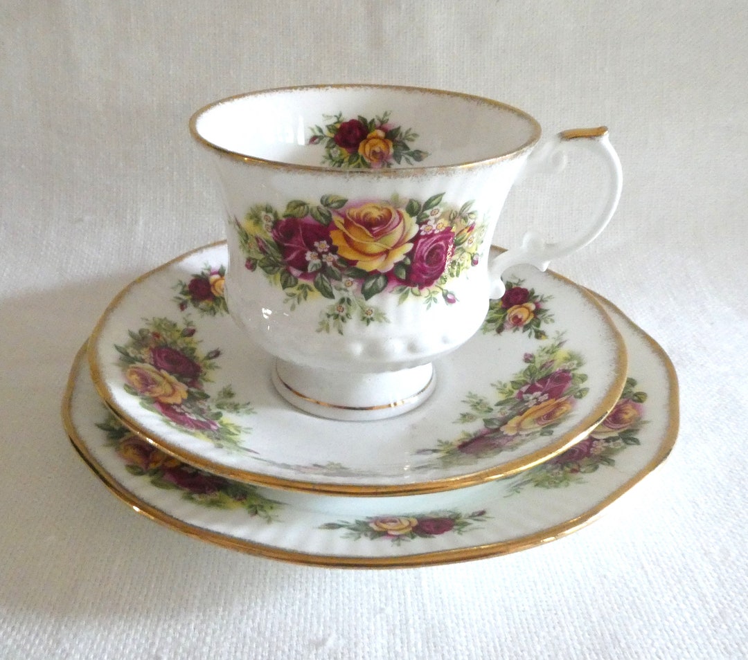 Vintage Elizabethan Fine Bone China Trio English Garden - Etsy