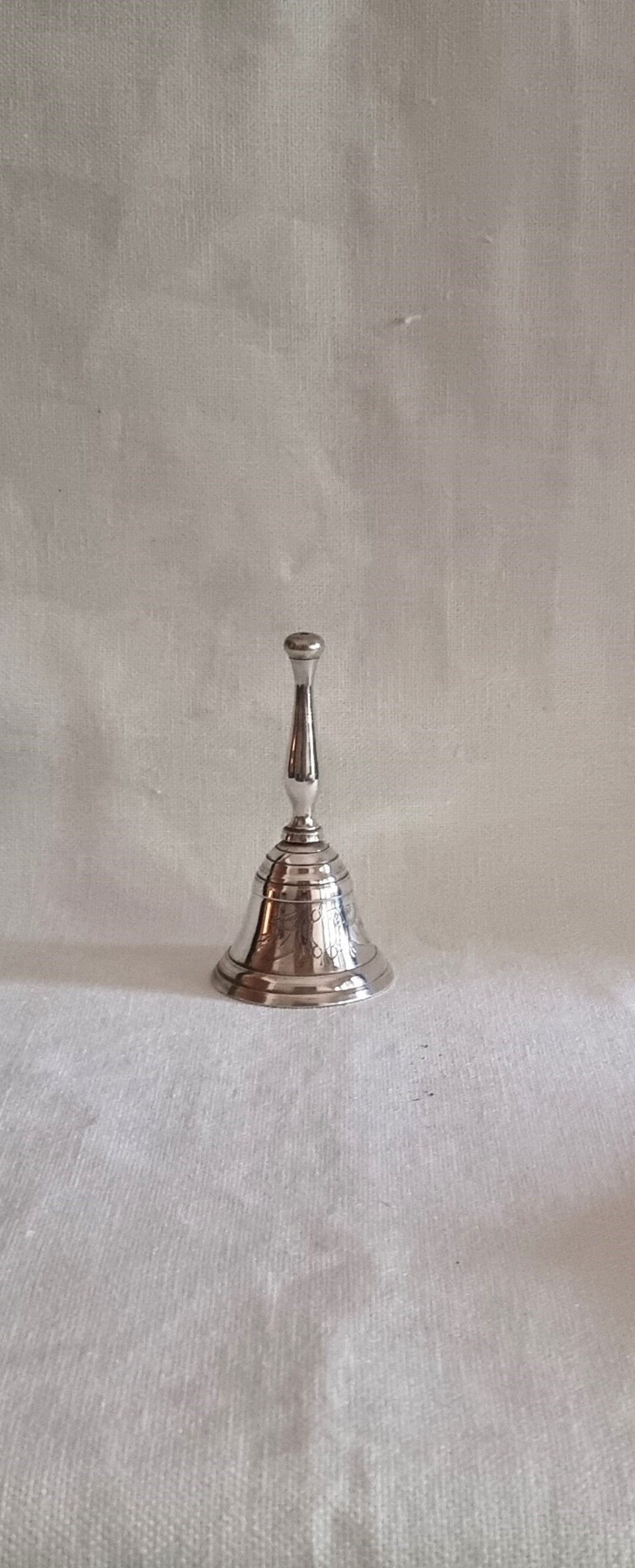 Charming Vintage Small Etched Silver Plated Shop/dinner Bell With ...