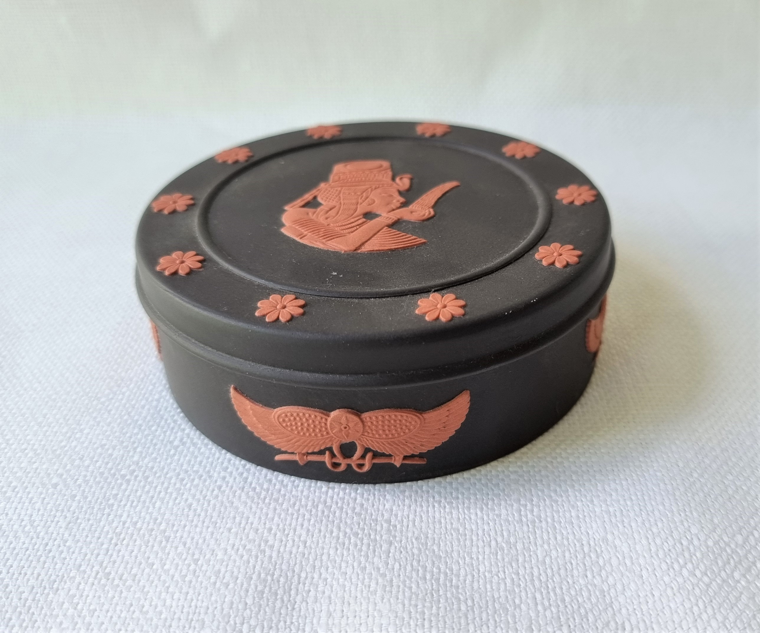 Rare Vintage Wedgwood Black Basalt and Terracotta Egyptian Theme Lidded ...