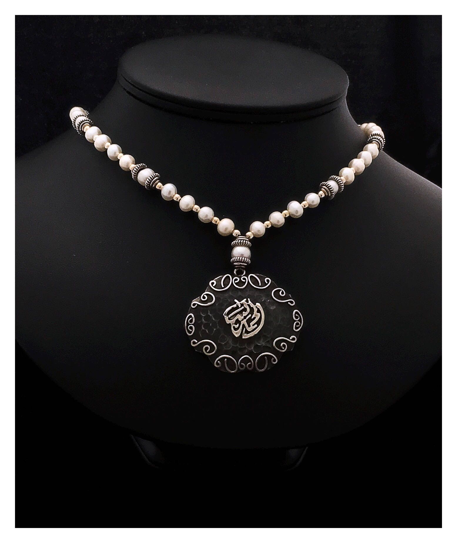 Arabic Calligraphy Necklace, Pearls Necklace With Islamic Calligraphy ...