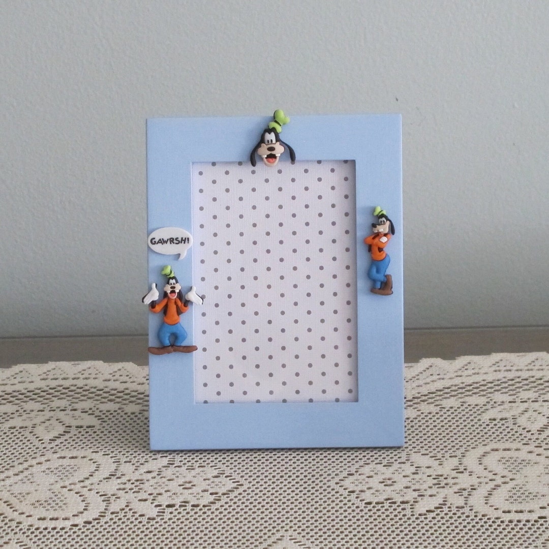 Disney's Goofy on a 3.5 X 5 Picture Frame - Etsy Canada