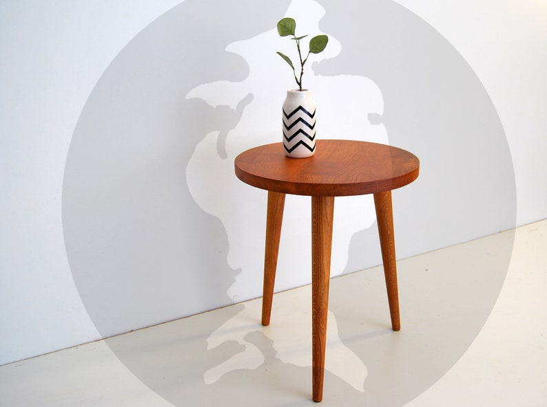 Solid Oak Round Side Table / Coffee Table / Living Room Table - Etsy