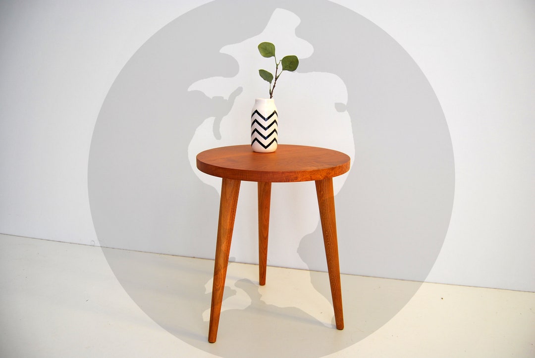 Solid Oak Round Side Table / Coffee Table / Living Room Table - Etsy