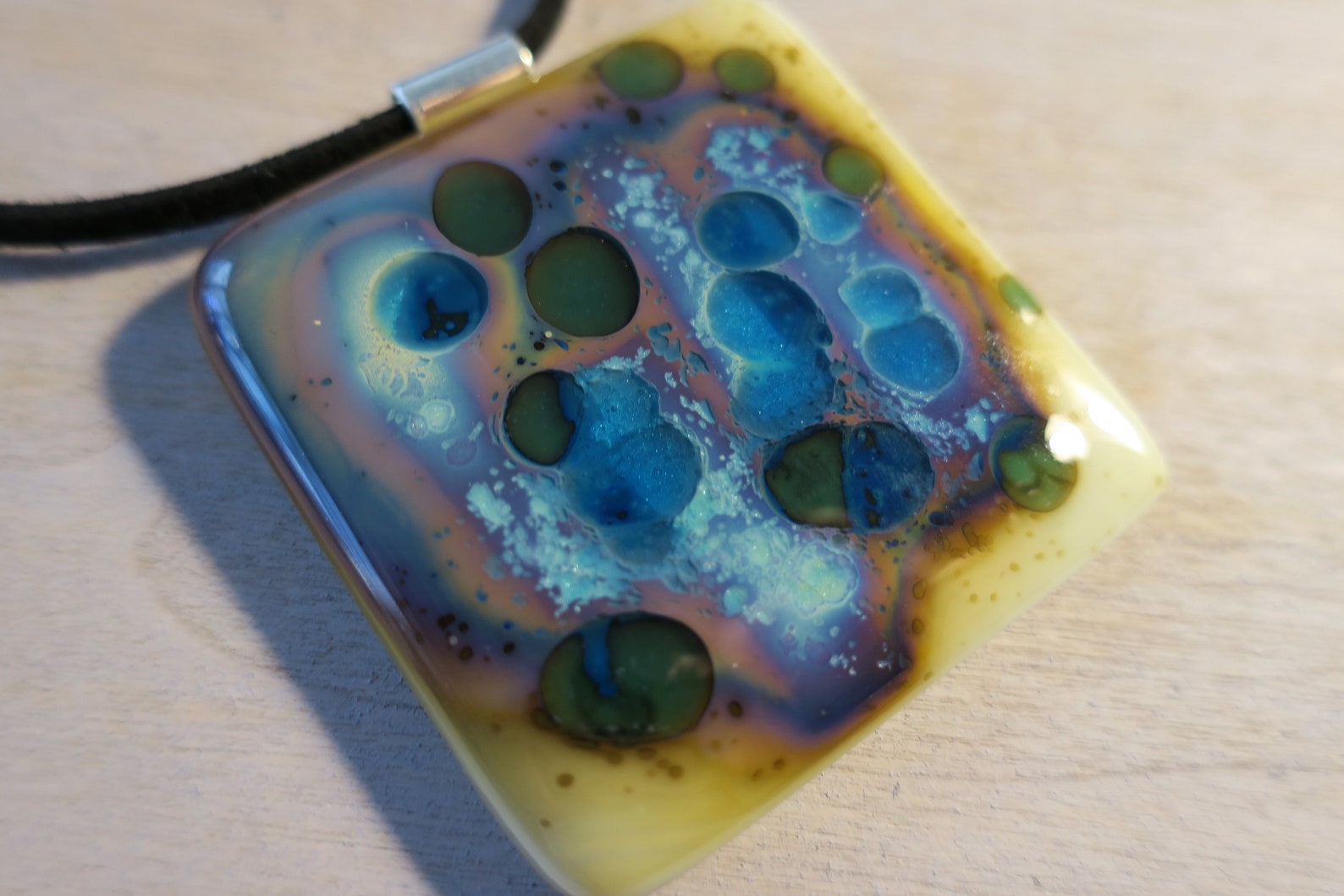 Large Reactive Glass Necklace - Etsy