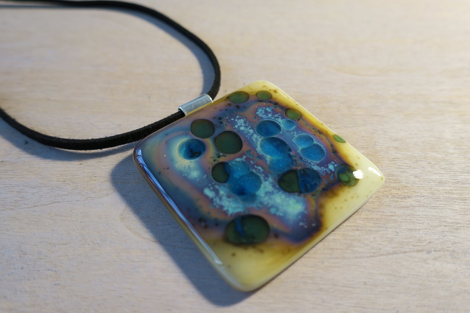 Large Reactive Glass Necklace - Etsy