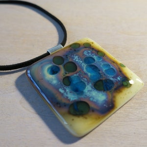 Large Reactive Glass Necklace - Etsy
