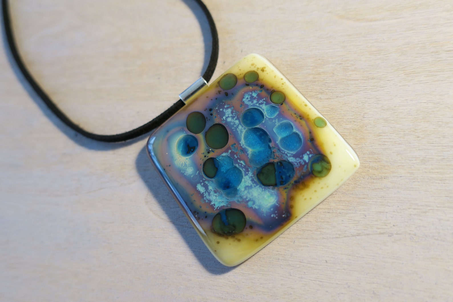 Large Reactive Glass Necklace - Etsy