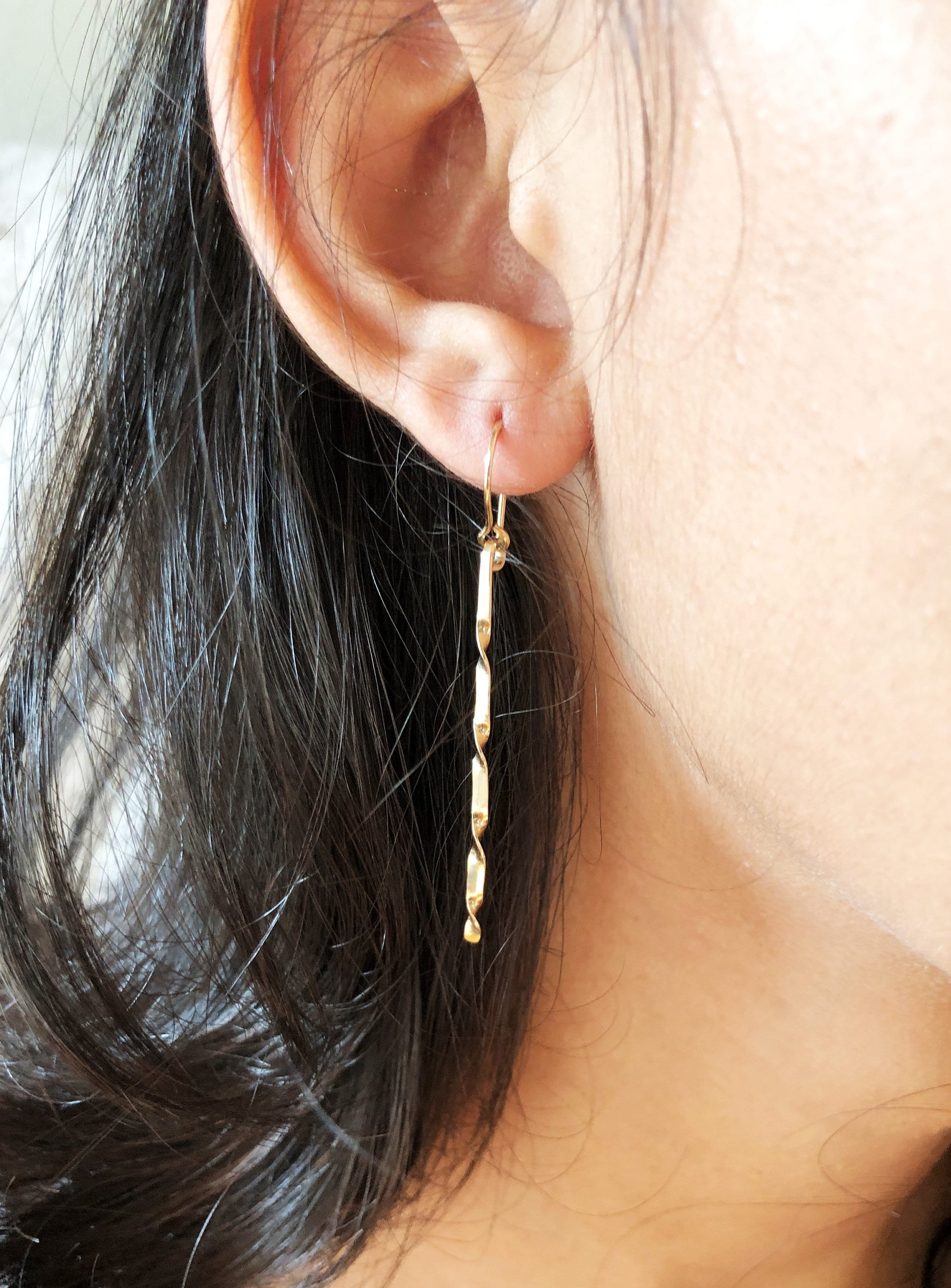 Modern Twisted Vertical Bar Drop Earrings, Dainty Gold Curved Minimal ...