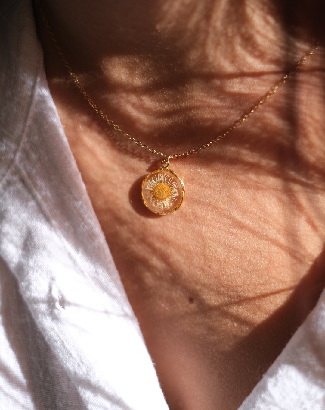 Real Daisy Flower Necklace, Resin Terrarium Pendant, Gold Filled Chain ...