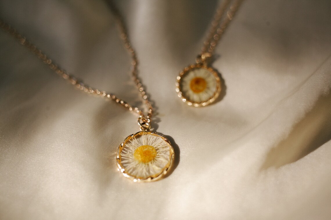 Real Daisy Flower Necklace Pressed Flower Necklace Daisy - Etsy