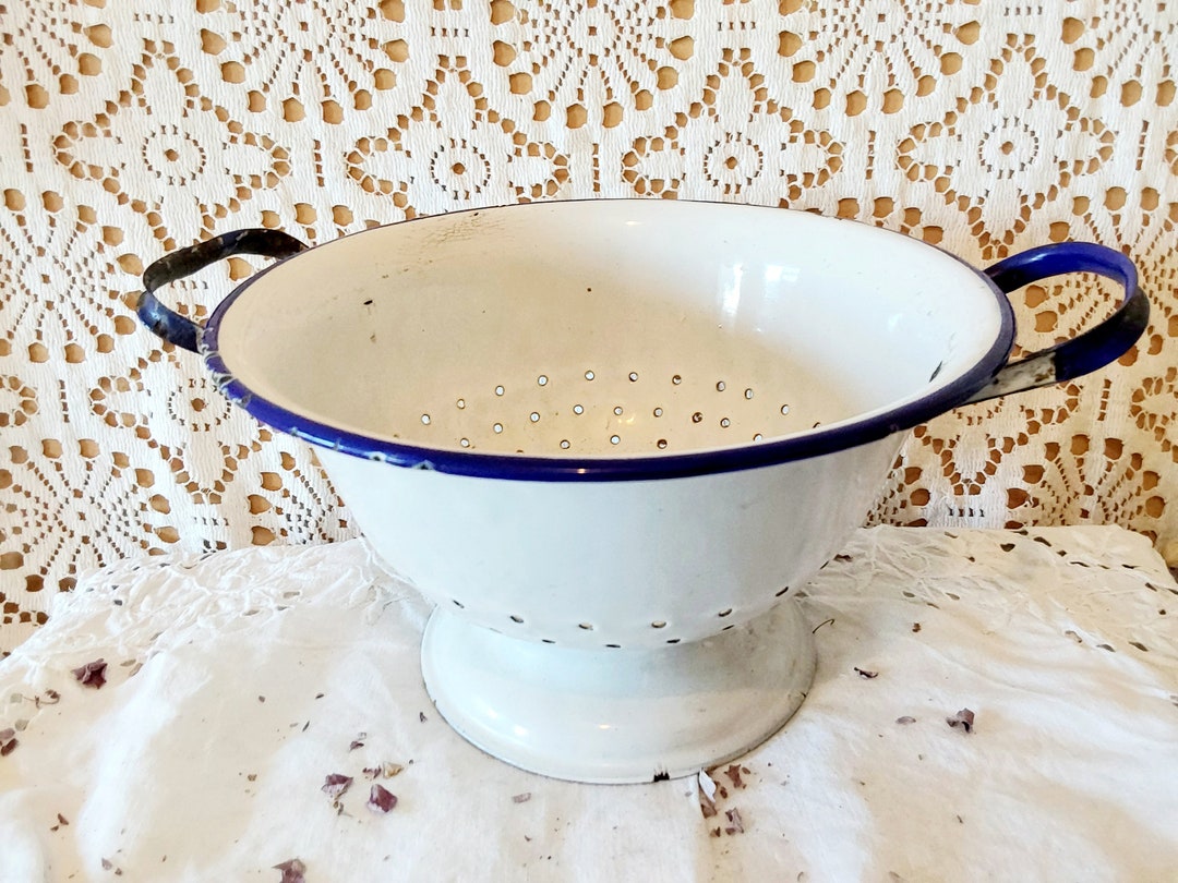 Vintage Enamel Colander - Etsy