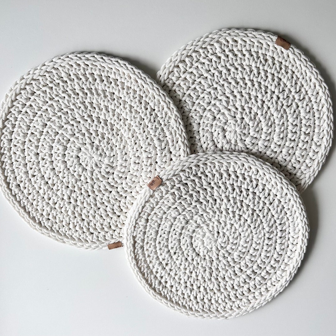 Set of Round Mats for Dining Room.natural Tablemats, Decorating Pads ...