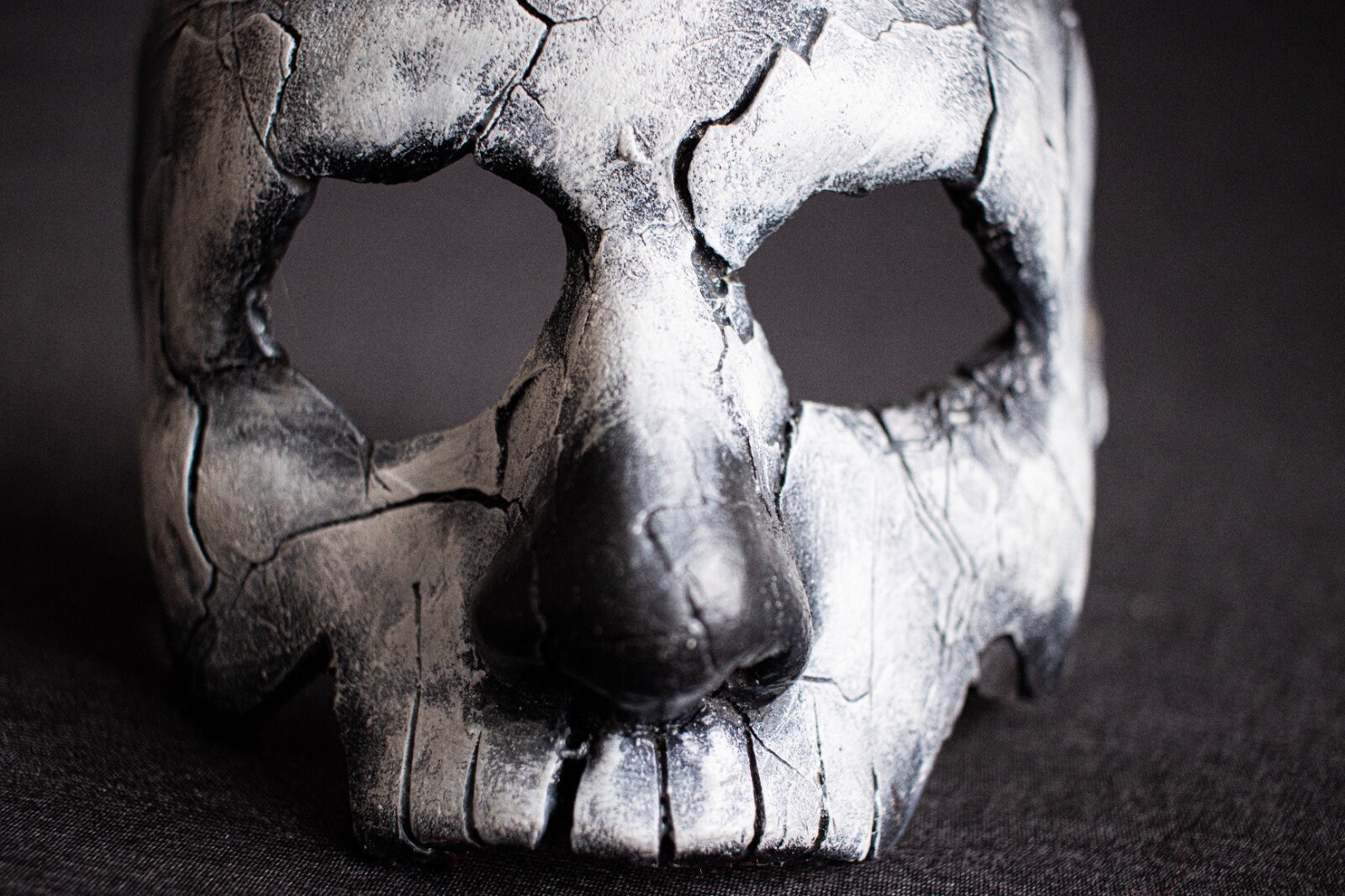 Horror white Knight Skull Mask Horror Mask - Etsy