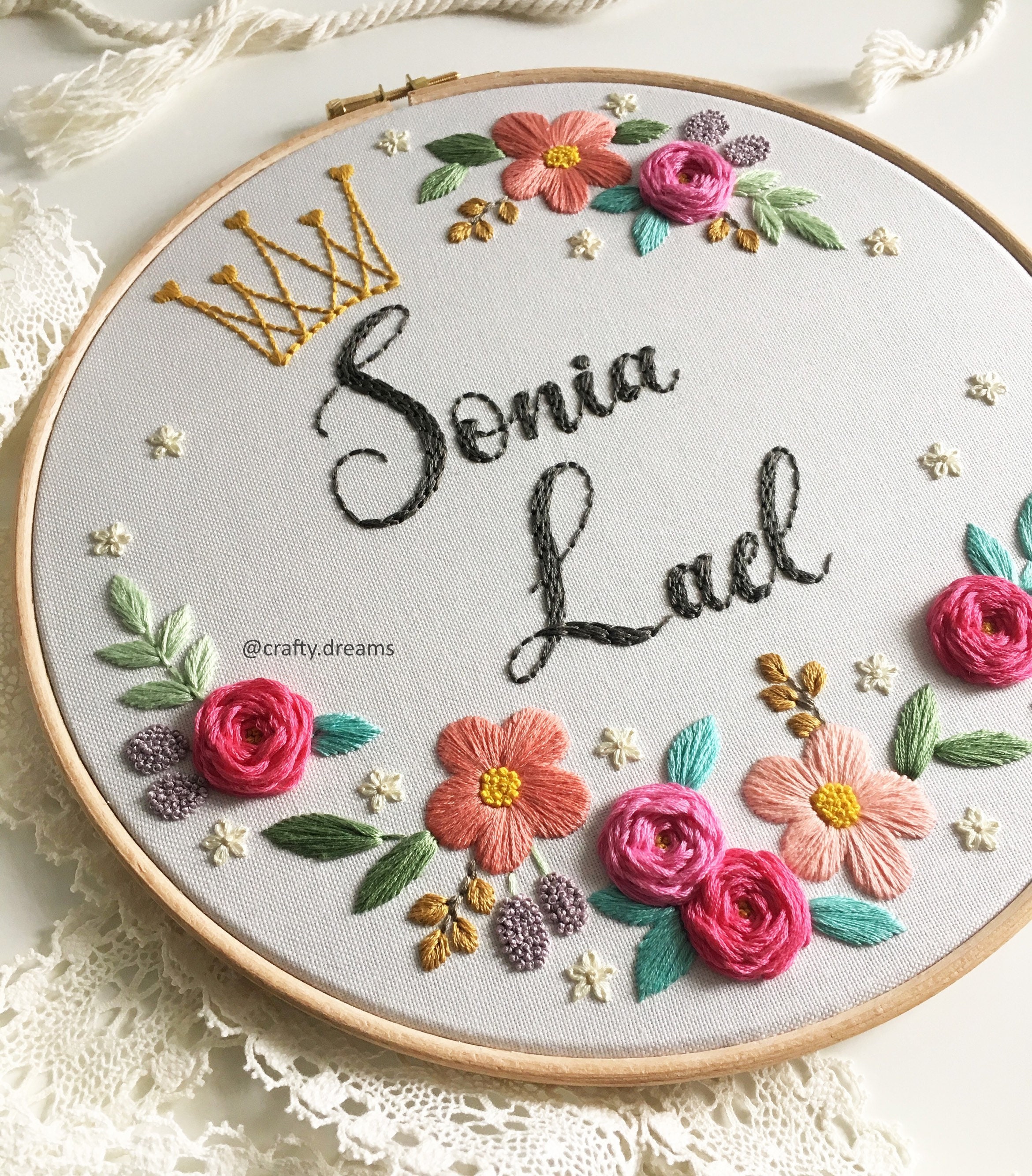 Personalized name embroidery hoop Floral custom name hoop art | Etsy
