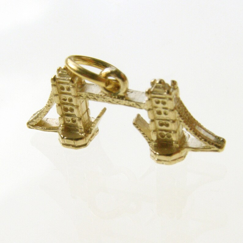 9 Carat Gold London Tower Bridge Charm. Fully Hallmarked 9 Carat Gold ...