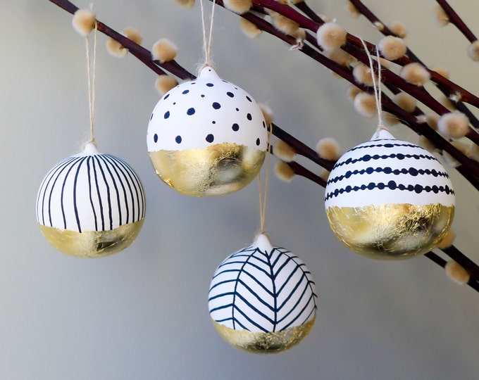 Set of 4 Black and White Baubles Scandi Christmas - Etsy UK