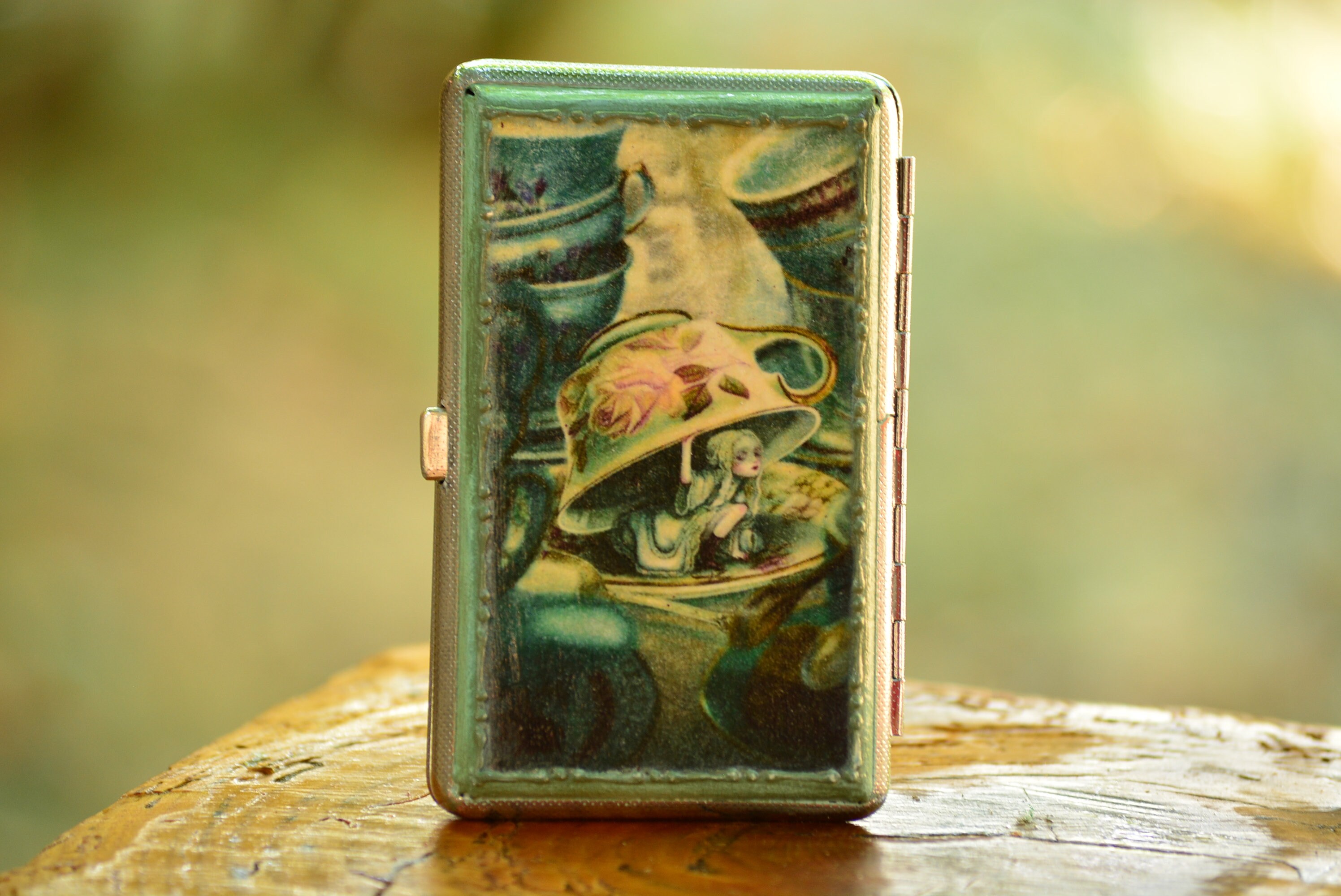 Alice in Wonderland Woman Cigarette Casealice Decorcigarette - Etsy