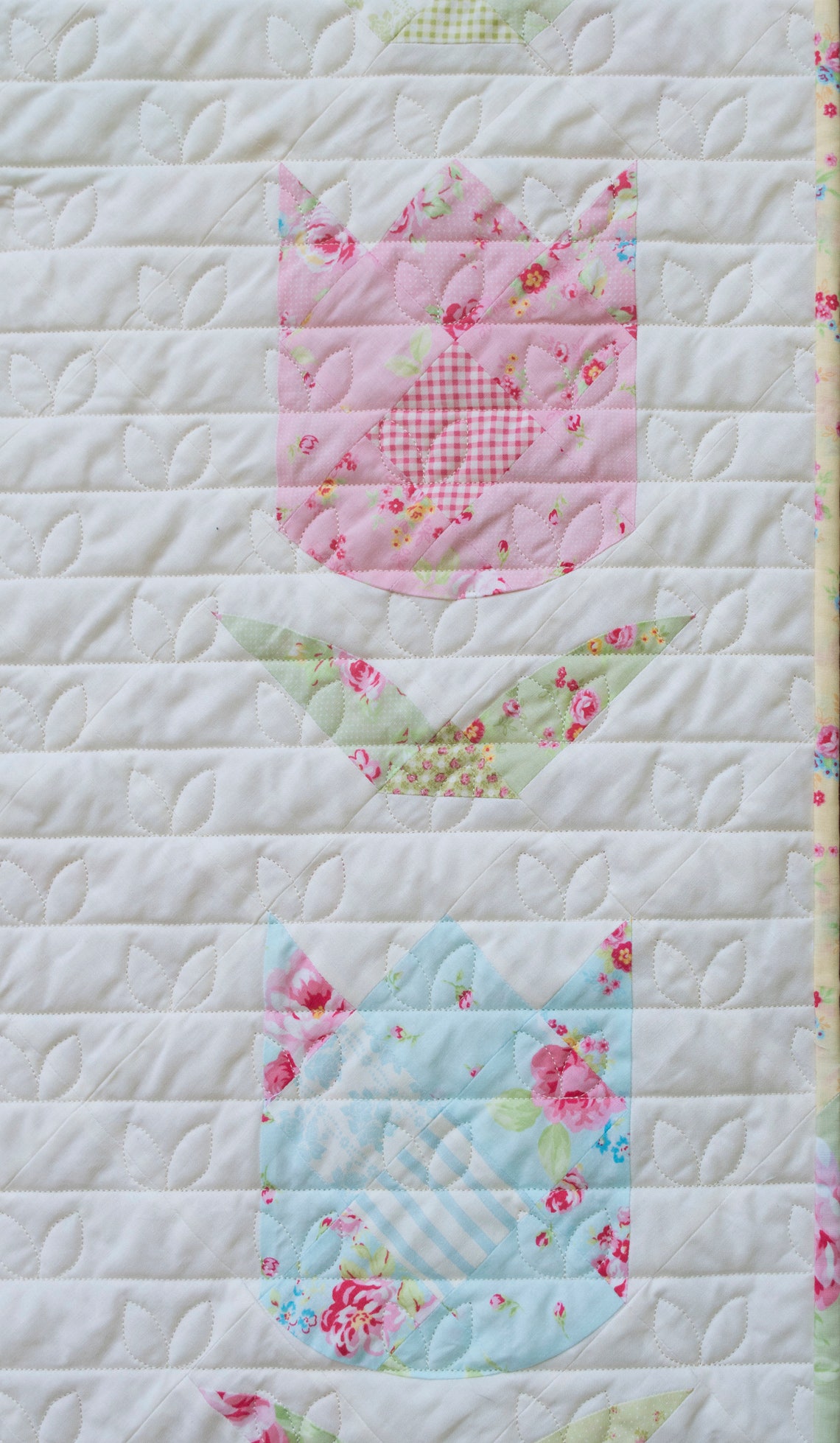 Booklet Modern New Spring Quilt Pattern in 3 sizes sweet | Etsy