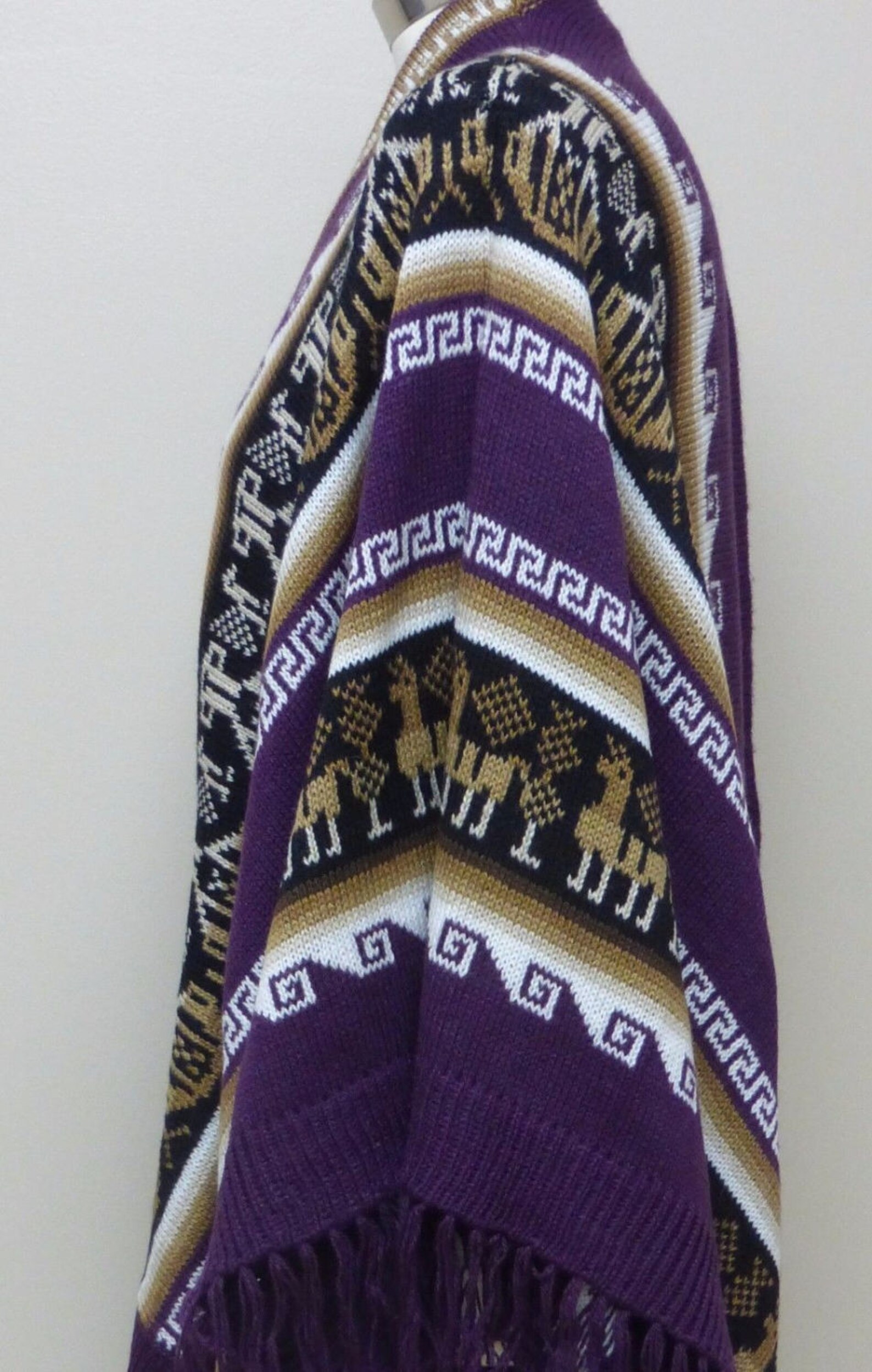 Ruana de alpaca hecho a mano con diseños de llamas peruanas | Etsy