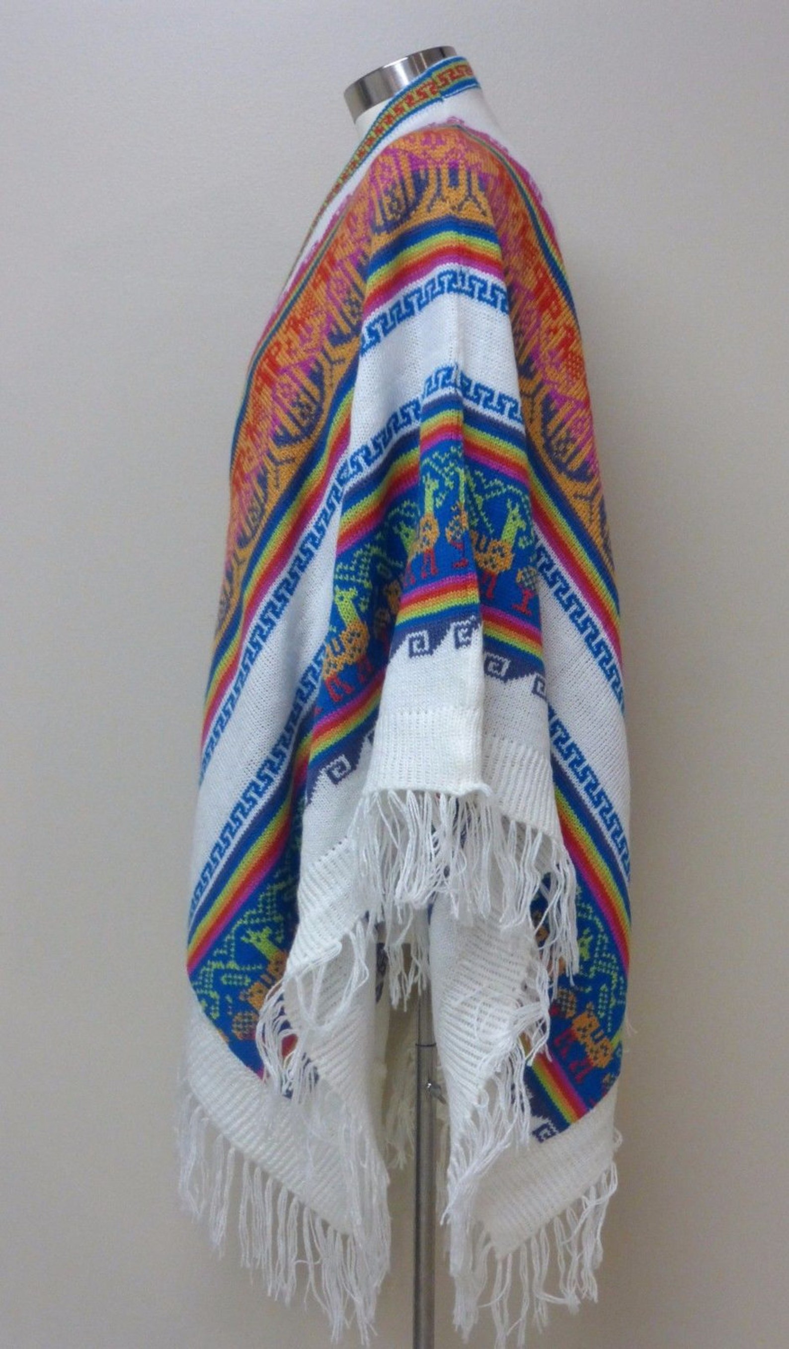 Ruana de alpaca Tejido a mano diseño andinos hechos en Perú - Etsy México