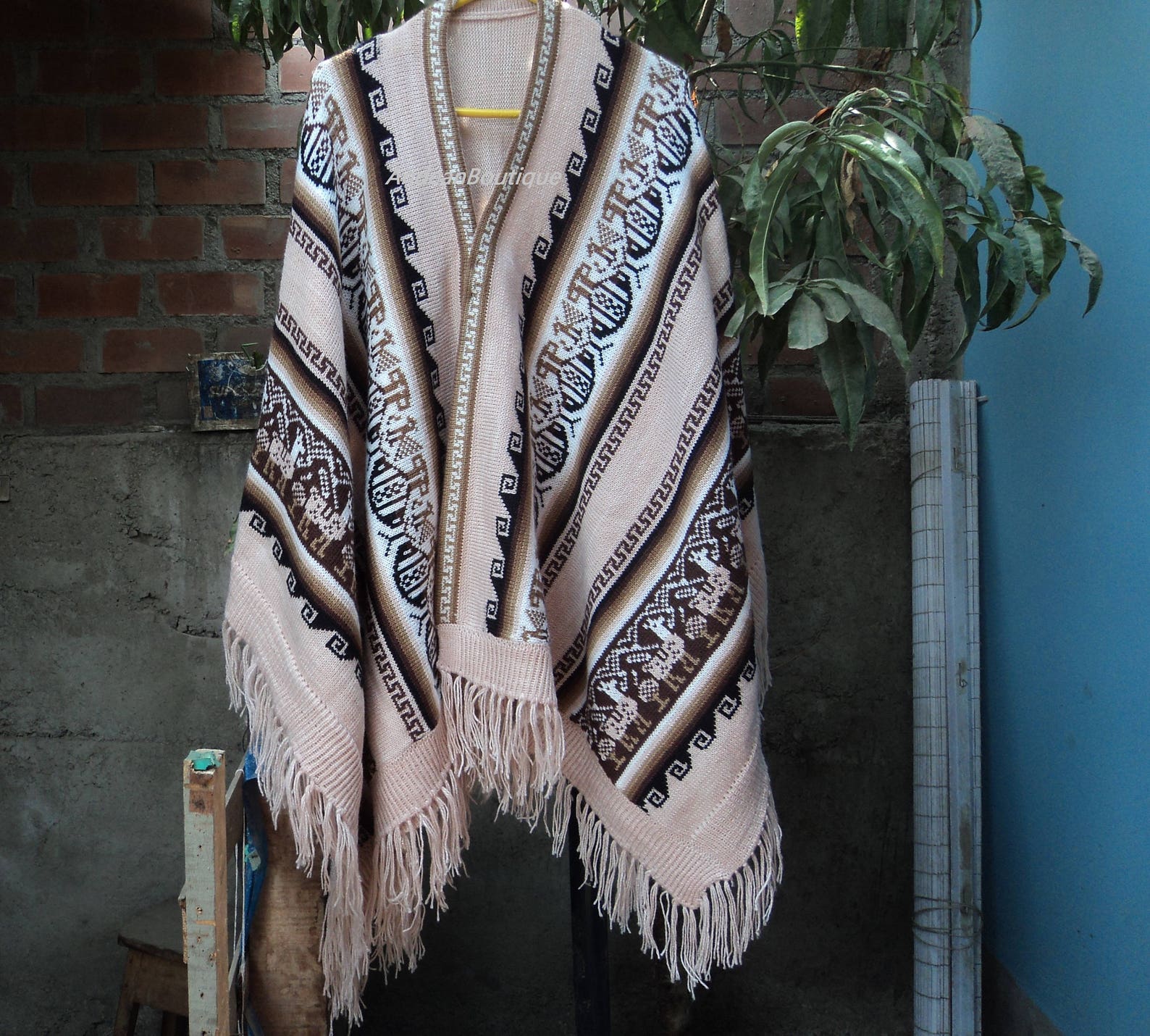 Ruana de alpaca Tejido a mano diseño andinos hechos en Perú - Etsy México