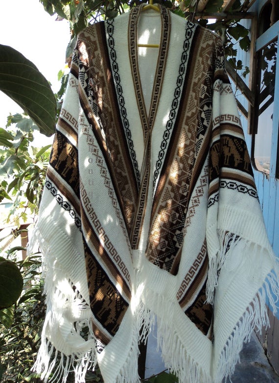 Ruana de alpaca hecho a mano con diseños de llamas peruanas | Etsy