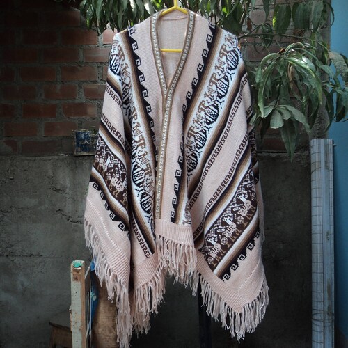 Ruana De Alpaca Con Diseños Hecho a Mano Por Artesanas - Etsy