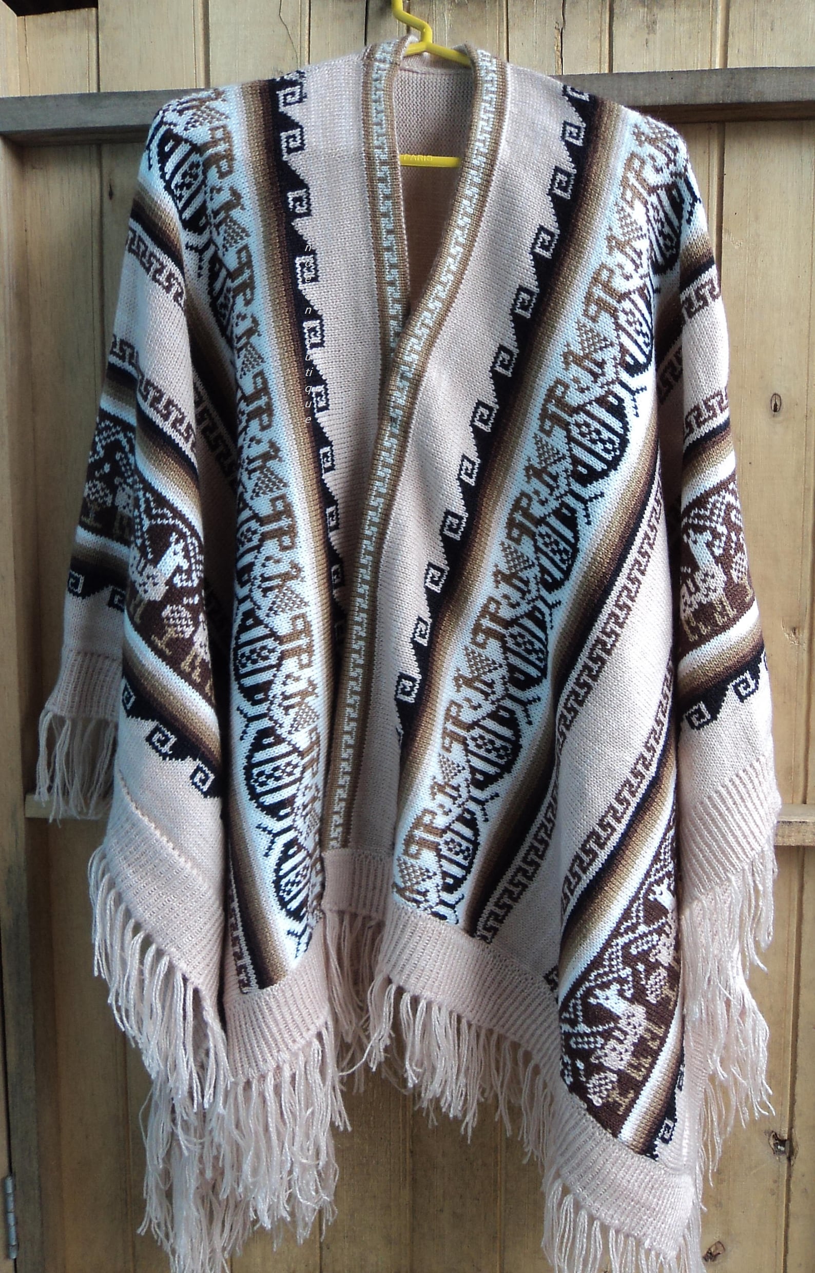 Ruana de alpaca Tejido a mano diseño andinos hechos en Perú | Etsy