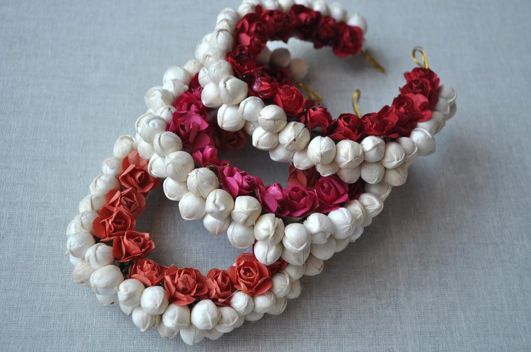 Mogra Flower Bun Gajra, Indian Bridal Hair Accessory, Red Rose Veni ...