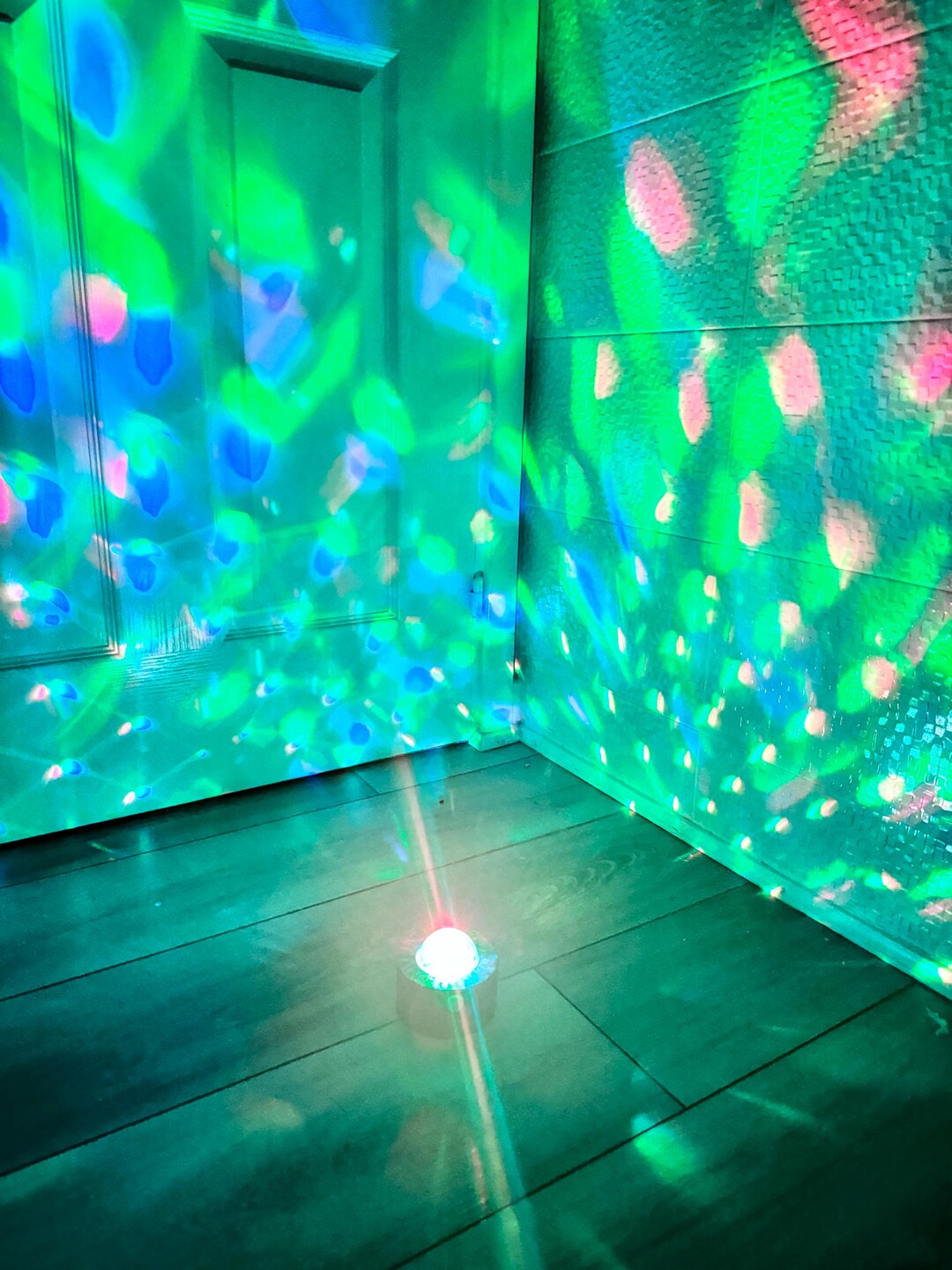 Spirit Ball - Motion PIR Sensor Disco Light Show Device / Detector for ...