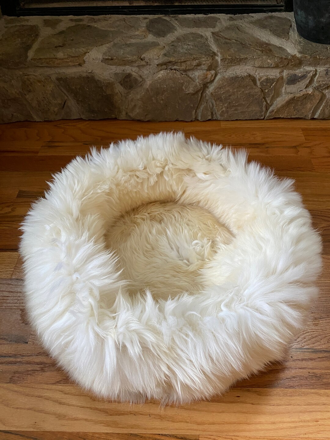 White Sheepskin Dog Bed, Cozy Sheepskin Pet Bed, Natural Fur Pet Pet ...