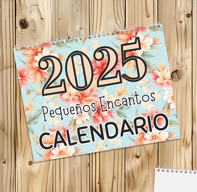 Pequeños Encantos Calendario 2025 Con Cuadrículas De Fechas | Spanish ...
