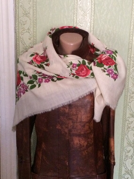 10 # Shawl 70 year old ancient woolen floral bright R… - Gem