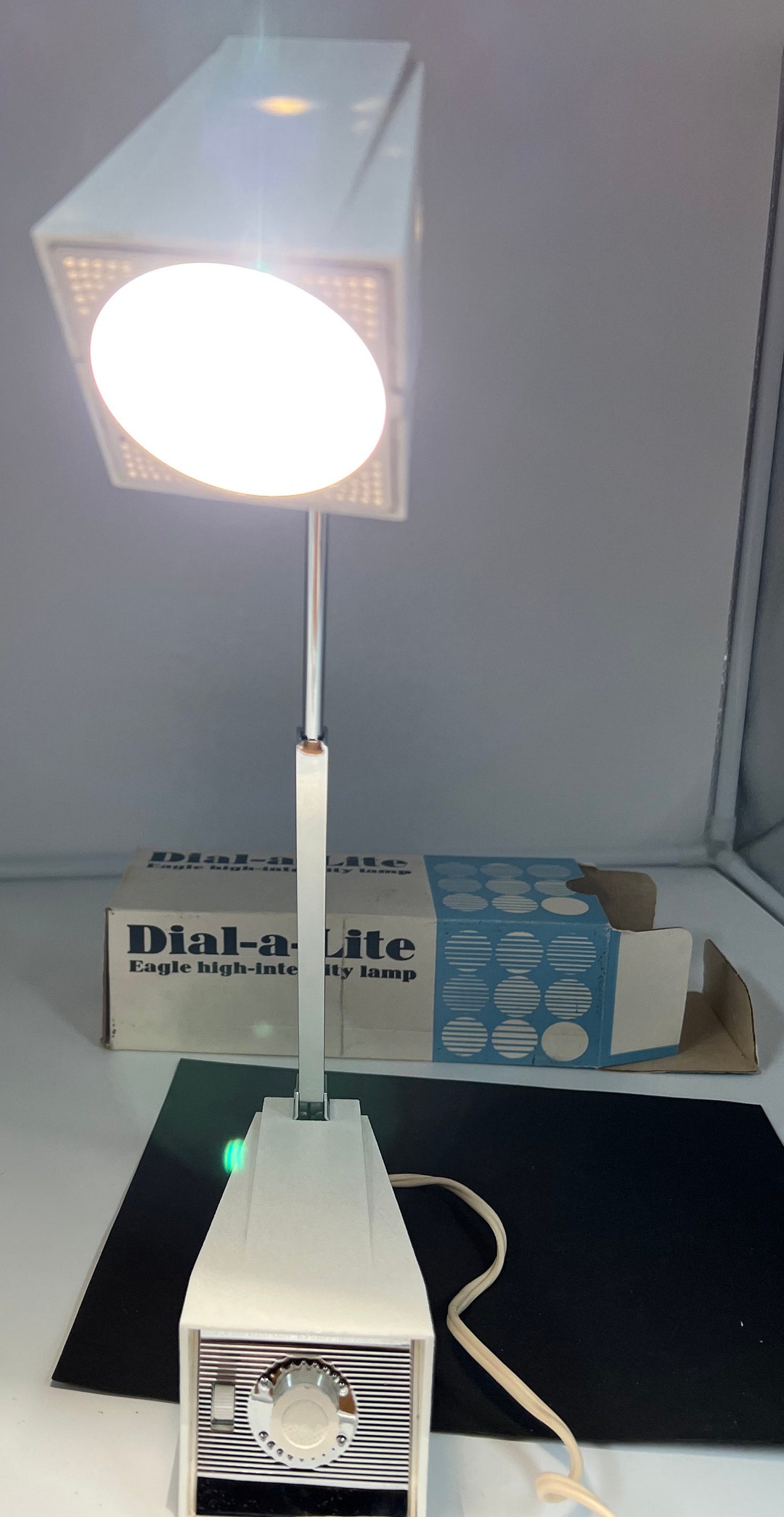 Vintage Eagle Dial-a-lite High Intensity Portable/adjustable Table Lamp ...