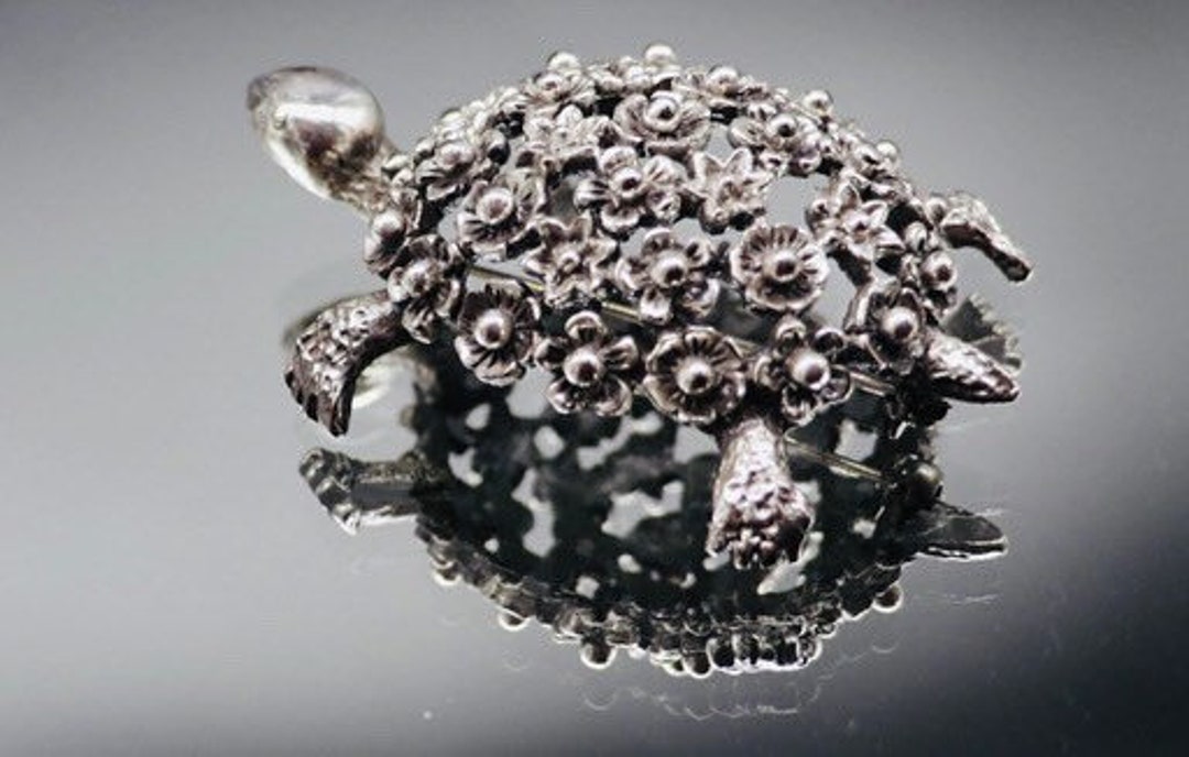 Vintage Tortolani Brooch - Etsy