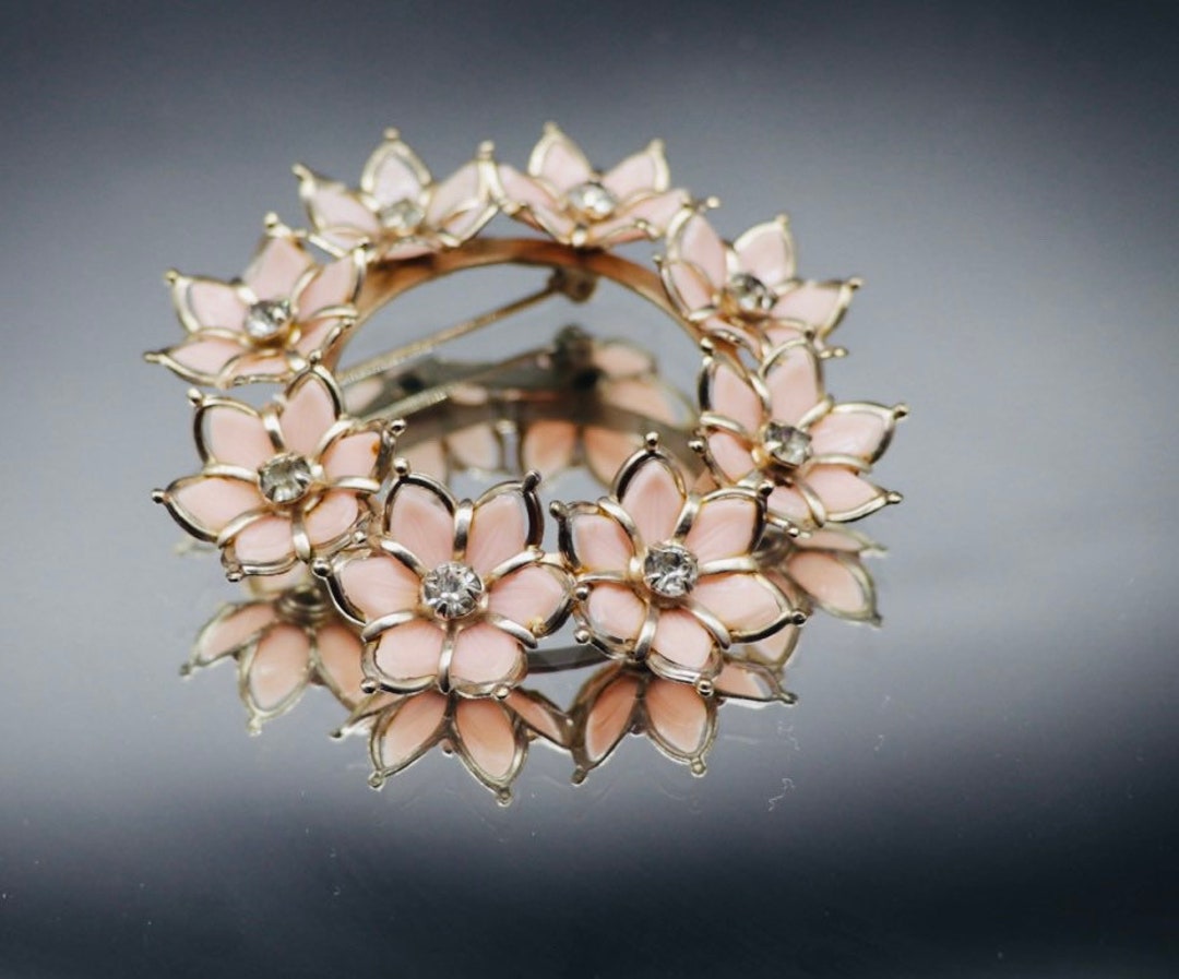 Vintage Pink Brooch - Etsy