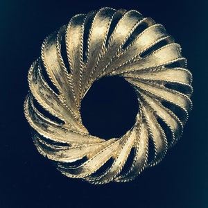 Vintage Boucher Brooch - Etsy