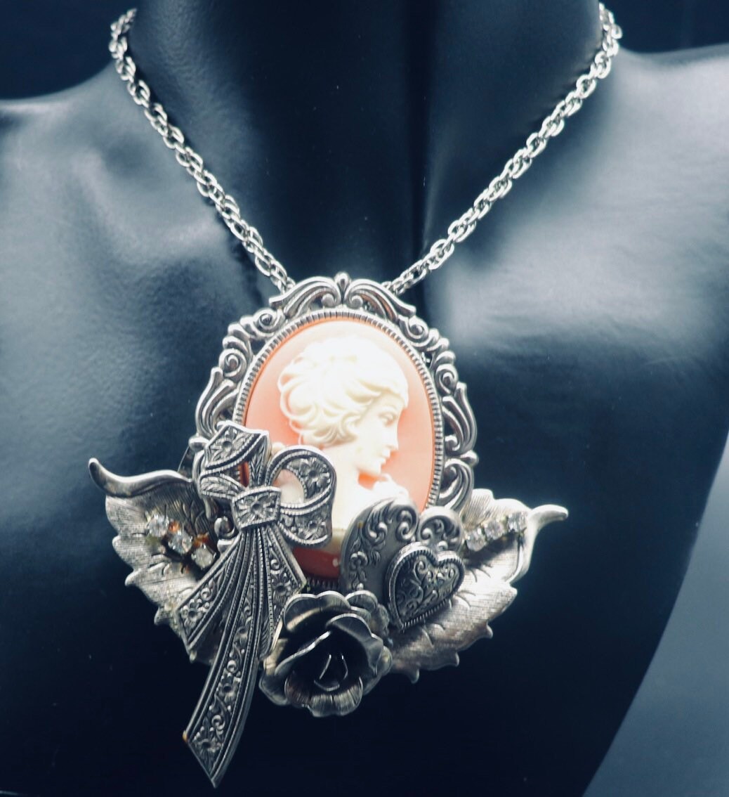butterfly necklace ramona singer wears