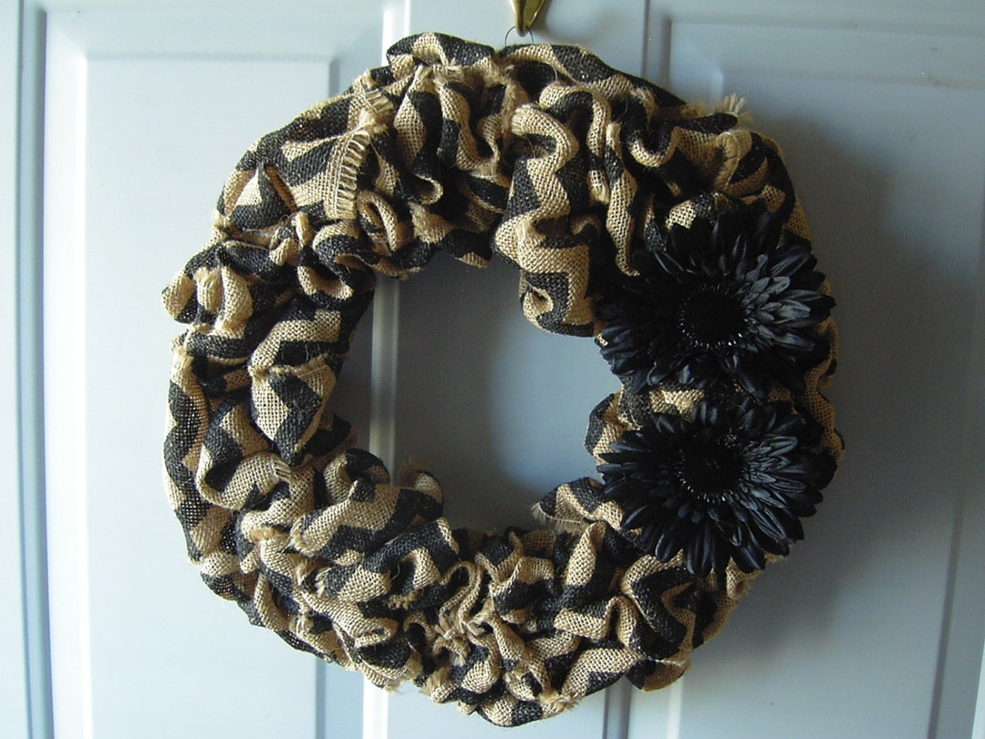 Burlap Wreath W/black Chevron Pattern - Etsy