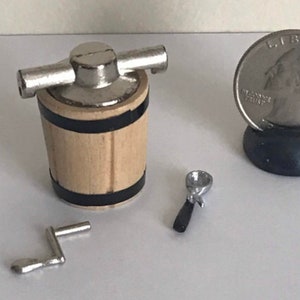 Miniature Dollhouse 1:12 Scale Old Fashioned Ice Cream Maker and Ice ...