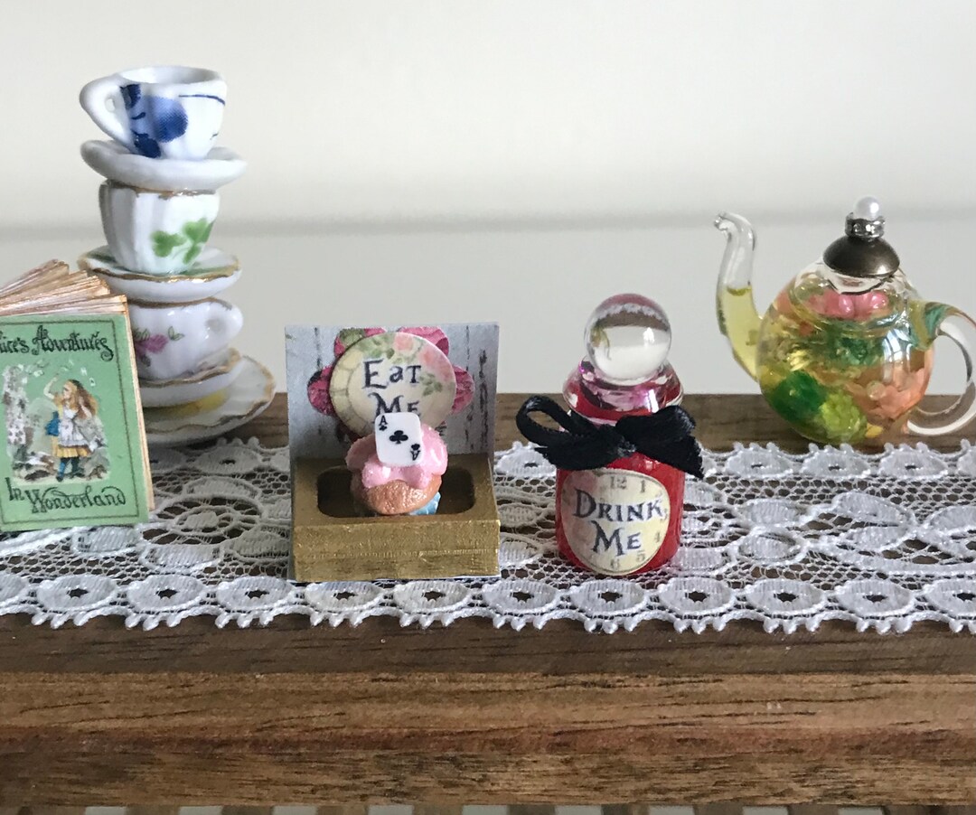 2 Piece Set, 1:12 Scale Eat Me & Drink Me Alice in Wonderland Cupcake ...