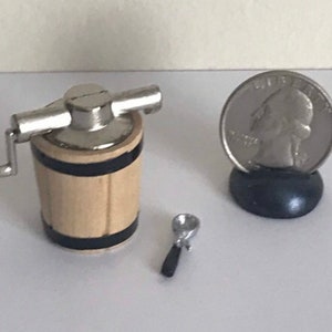 Miniature Dollhouse 1:12 Scale Old Fashioned Ice Cream Maker and Ice ...