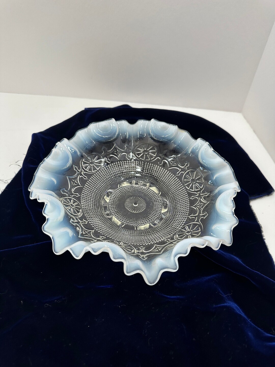 Bowl Jefferson Glass Gate and Wheel White Opalescence Crimped Ruffled ...