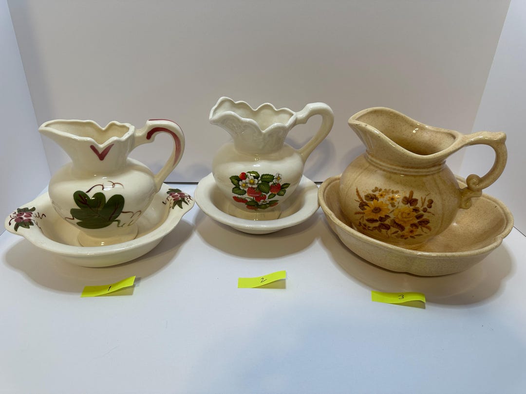 Small Wash Basins With Pitchers La Ceramics, Buffalo China, Mccoy ...
