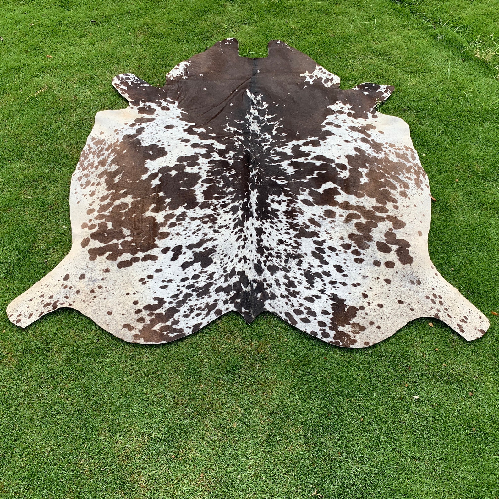 Amazing Tricolor Cowhide Rug | Tricolor Cow Rug | Tricolor Brown and ...
