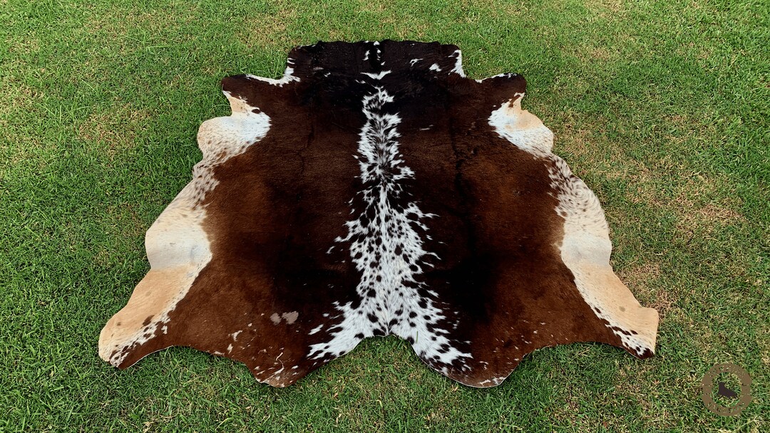 Natural Tricolor Cowhide Rug - Large Cowhide Rug for Living Room Area ...