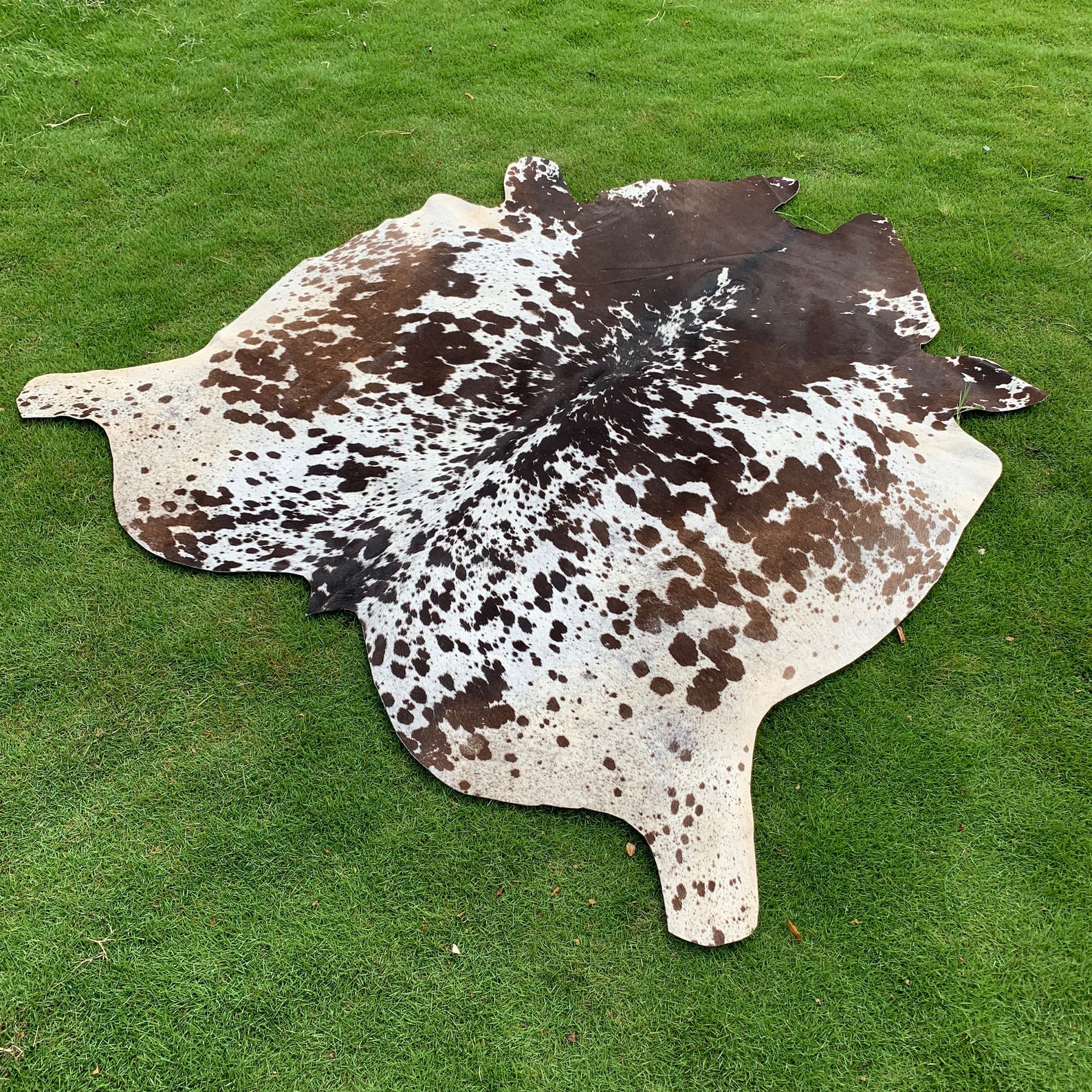 Amazing Tricolor Cowhide Rug | Tricolor Cow Rug | Tricolor Brown and ...