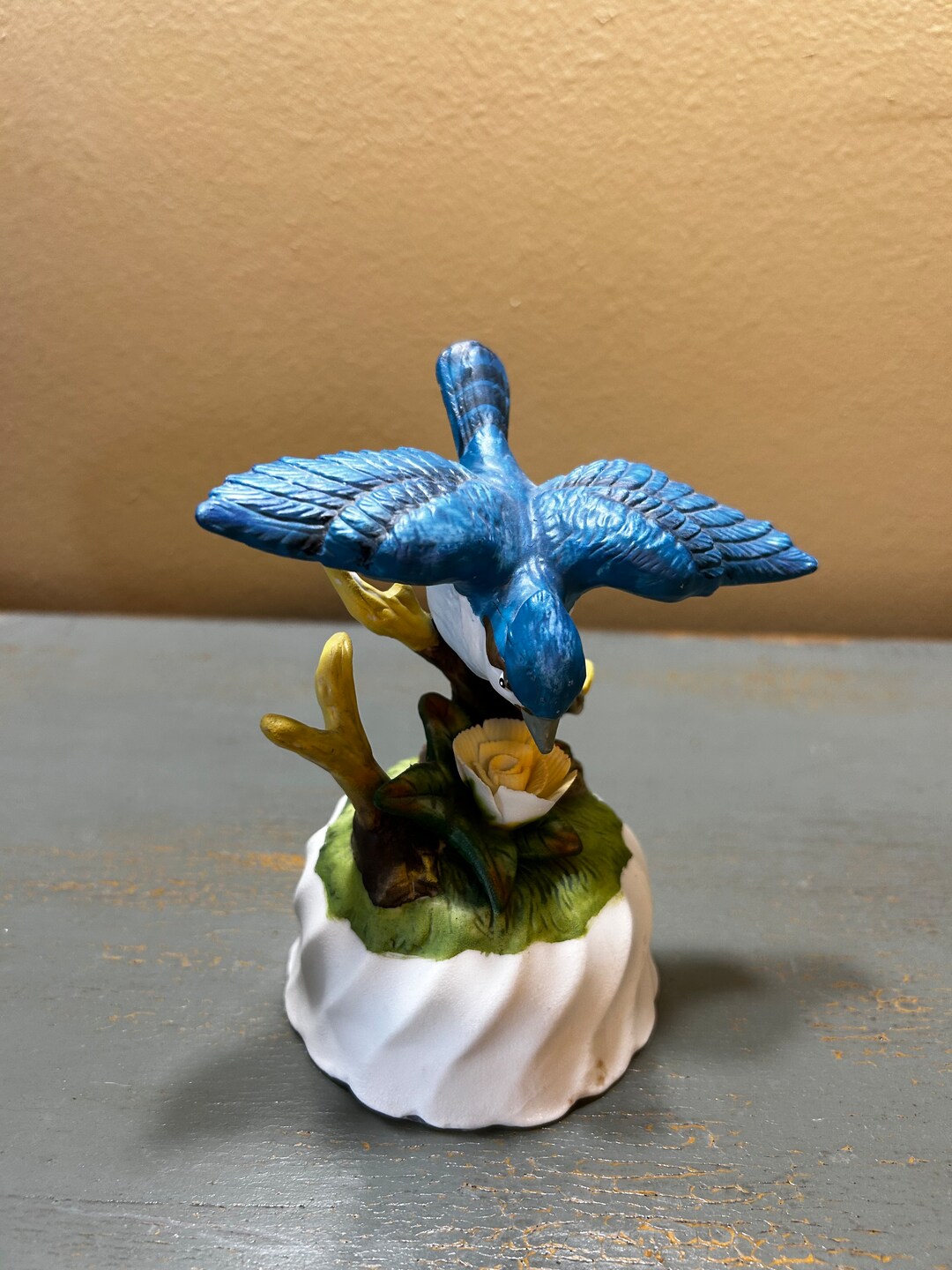 Beautiful Male Blue Jay Figurine / Music Box ~ Fine Porcelain Blue Bird ...