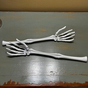 Spooky Vintage Skeleton Hand / Arm Salad Serving Set ~ Great Party ...