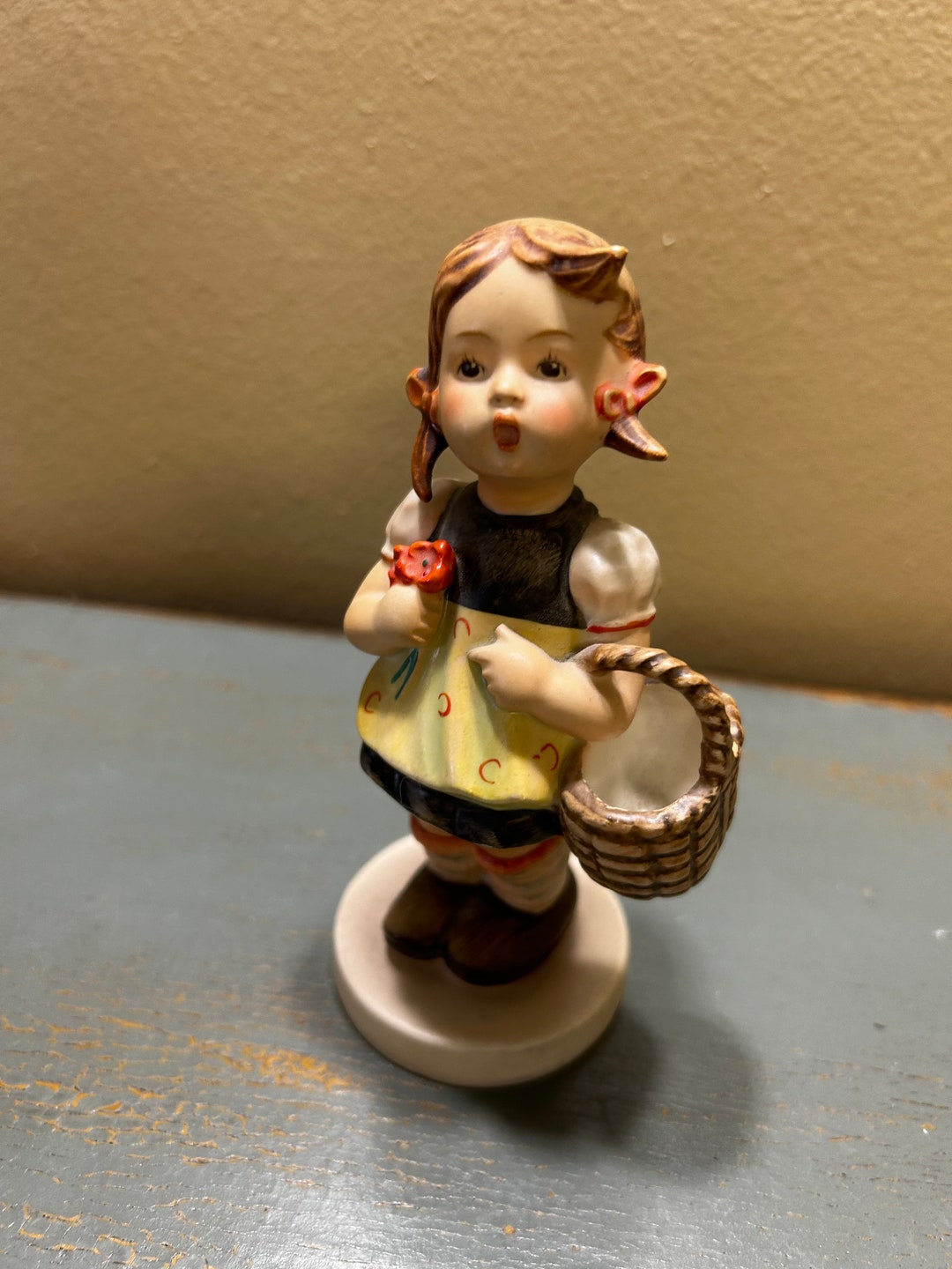 Vintage Goebel Hummel "sister" ~ Goebel Mark ~ HUM #98 / 0 ~ 5.75" Tall ...